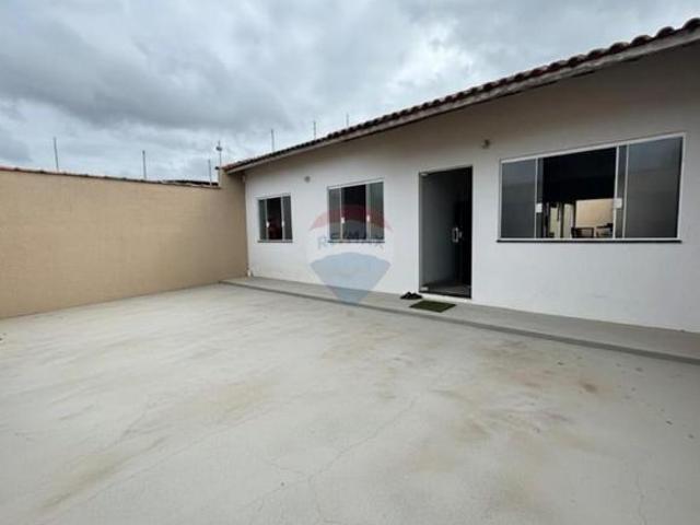 Casa em Peruíbe com 3 dormitórios, Piscina e Churrasqueira!