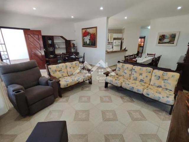 Casa em Peruíbe a 100 metros do mar, mobiliada