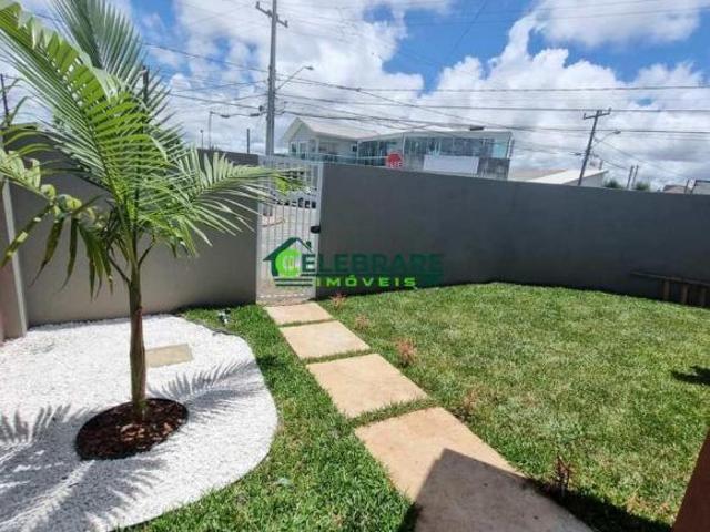 CASA EM PINHAIS! DE ESQUINA,02 QTOS,GAR. COBERTA,AMPLO TERRENO