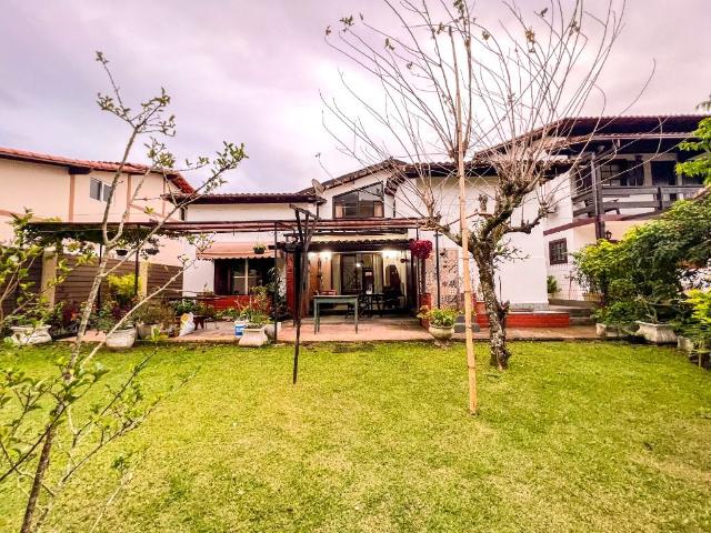 Casa em Piratininga, Niterói/RJ de 150m² 3 quartos à venda por R$ 979.900,00