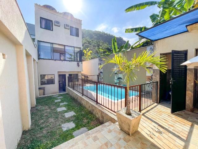 Casa em Piratininga, Niterói/RJ de 165m² 5 quartos à venda por R$ 619.000,00