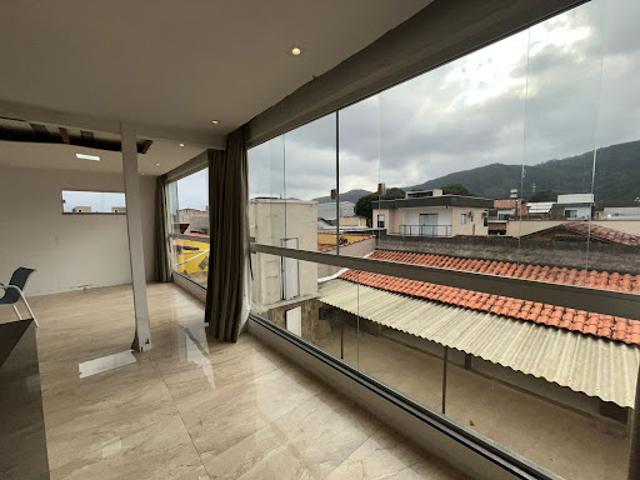 Casa em Piratininga, Niterói/RJ de 210m² 5 quartos à venda por R$ 994.000,00