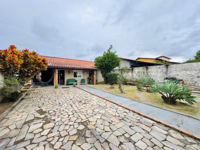 Casa em Piratininga, Niterói/RJ de 224m² 3 quartos à venda por R$ 849.900,00