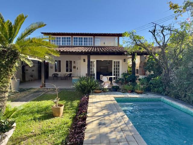 Casa em Piratininga, Niterói/RJ de 240m² 4 quartos à venda por R$ 1.389.000,00