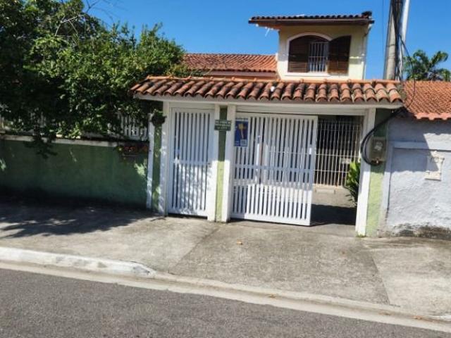 Casa em Piratininga, Niterói/RJ de 250m² 4 quartos à venda por R$ 874.900,00