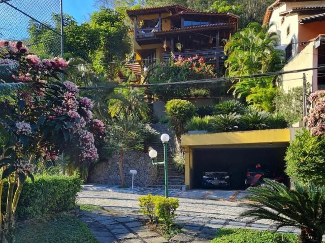 Casa em Piratininga, Niterói/RJ de 268m² 4 quartos à venda por R$ 1.289.000,00
