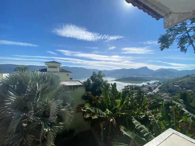 Casa em Piratininga, Niterói/RJ de 297m² 2 quartos à venda por R$ 979.000,00