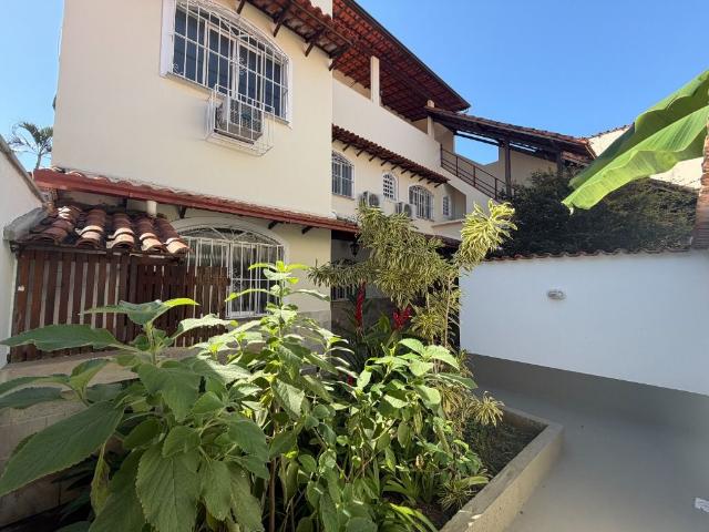 Casa em Piratininga, Niterói/RJ de 300m² 4 quartos para locação R$ 6.000,00/mes