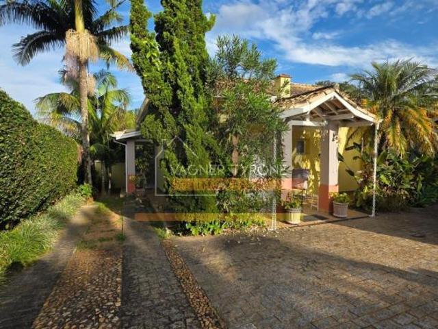 Casa em Pitas, Cotia/SP de 325m² 3 quartos à venda por R$ 1.100.000,00