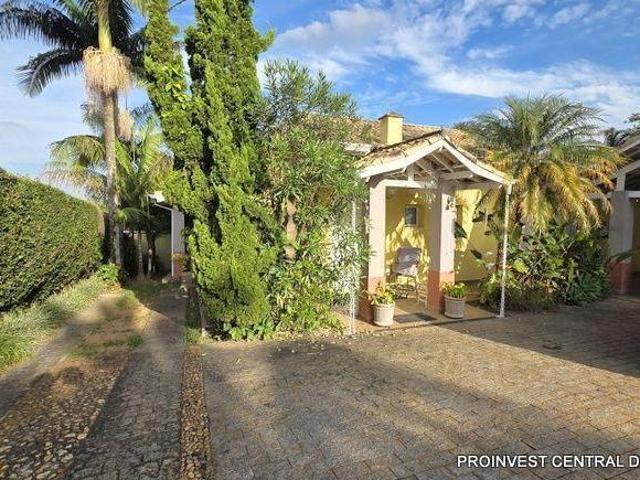 Casa em Pitas, Cotia/SP de 326m² 3 quartos à venda por R$ 1.100.000,00