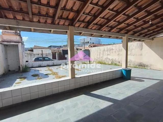 Casa em Poiares, Caraguatatuba/SP de 200m² 5 quartos à venda por R$ 750.000,00