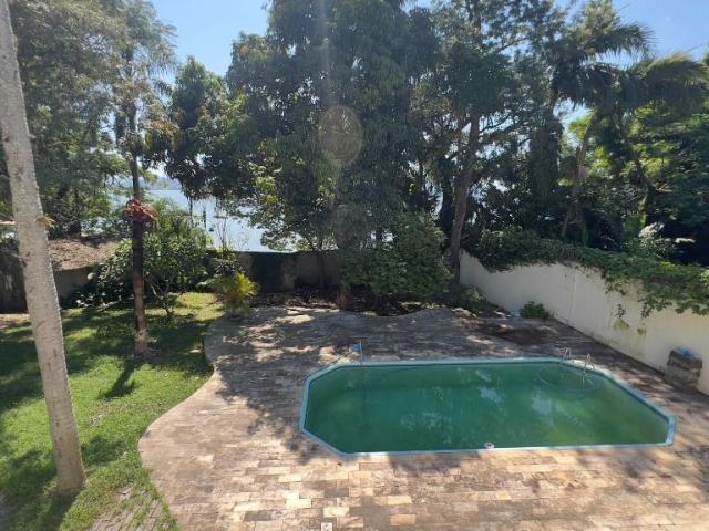 Casa em Ponta de Baixo, São José/SC de 166m² 3 quartos à venda por R$ 1.479.000,00
