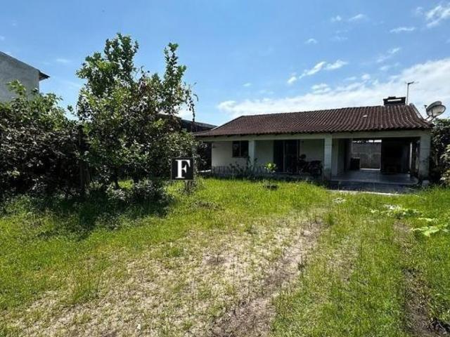 Casa em Pontal do Sul com terreno