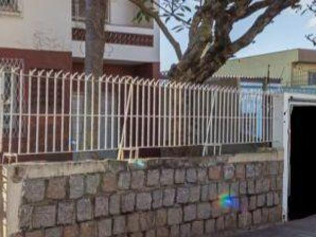 Casa em Ponto comercial