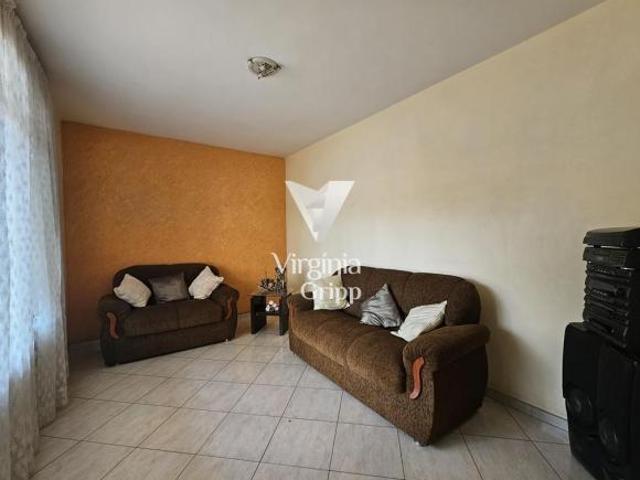 Casa em ponto comercial Bom Retiro Betim MG