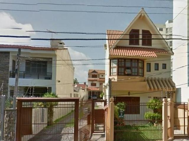 Casa em Porto Alegre, no bairro Camaquã, com 4 dormitório s, e 4 banheiros, para locação