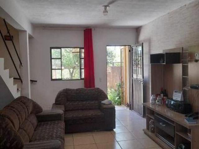 Casa em Porto Alegre, no bairro Belém Novo, com 2 dormitório s, e 2 banheiros