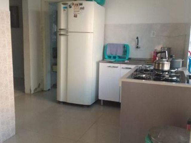 Casa em Porto Alegre, no bairro Guarujá, com 2 dormitório s, e 2 banheiros, à v