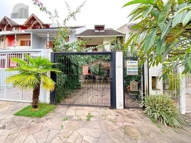 Casa em Porto Alegre, no bairro Espírito Santo, com 3 dormitório s, à venda
