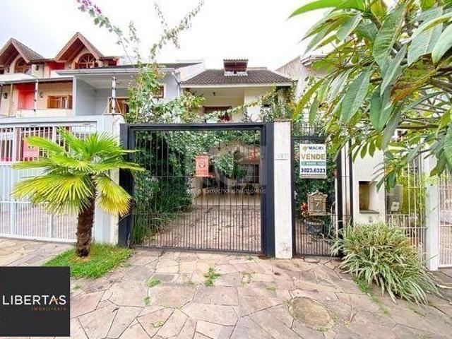 Casa em Porto Alegre, no bairro Espírito Santo, com 3 dormitório s, à venda