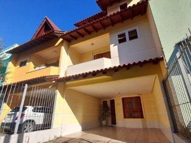 Casa em Porto Alegre, no bairro Espírito Santo, com 3 dormitório s, e 3 banheiros, à venda