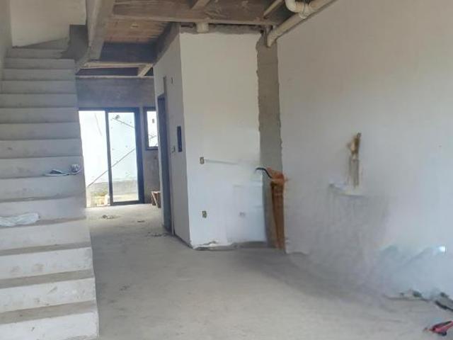 Casa em Porto Alegre, no bairro Hípica, com 2 dormitório s, e 2 banheiros, à venda
