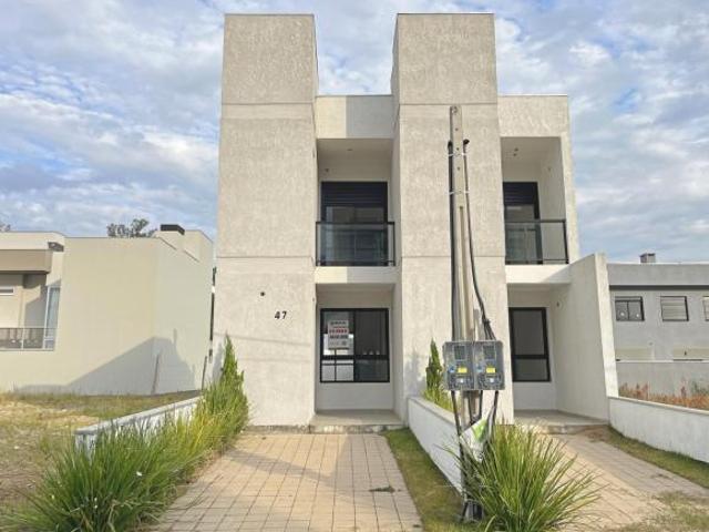 Casa em Porto Alegre, no bairro Hípica, com 2 dormitório s, e 2 banheiros, à venda