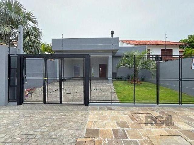 Casa em Porto Alegre, no bairro Ipanema, com 3 dormitório s, à venda