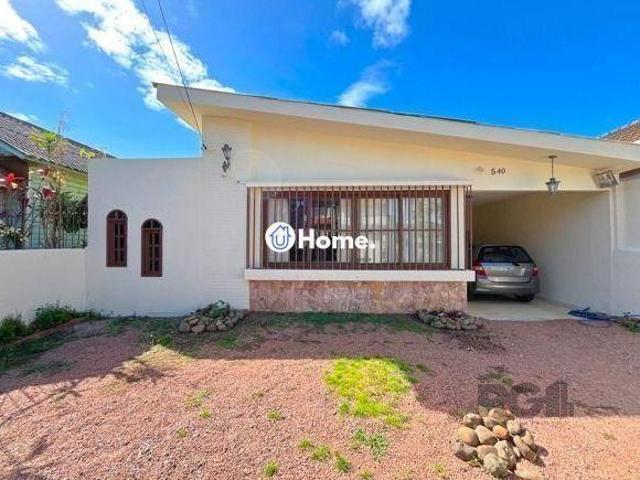 Casa em Porto Alegre, no bairro Ipanema, com 4 dormitório s, e 4 banheiros, à v