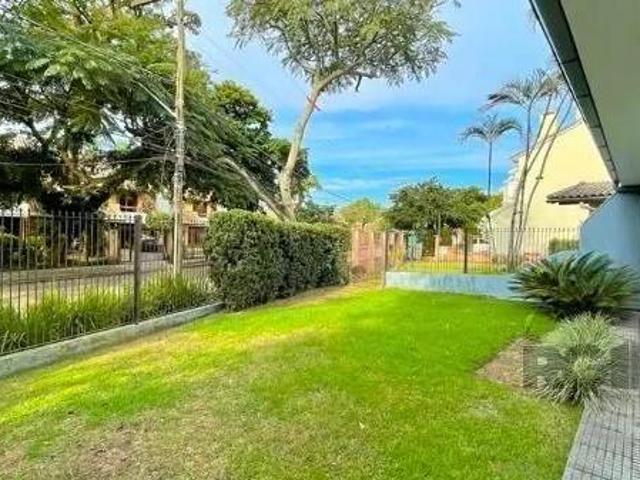 Casa em Porto Alegre, no bairro Ipanema, e 0 banheiros, à venda