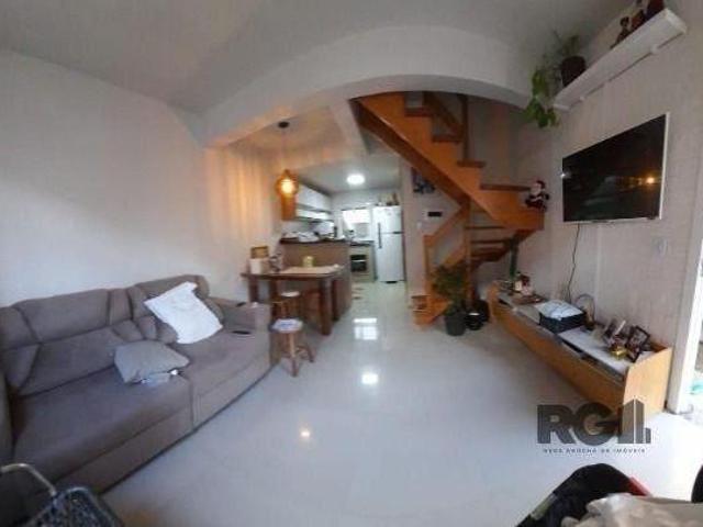 Casa em Porto Alegre, no bairro Ponta Grossa, com 2 dormitório s, e 2 banheiros