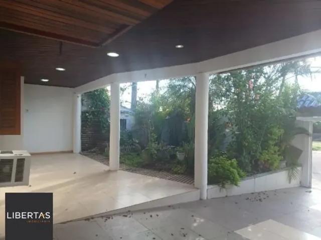 Casa em Porto Alegre, no bairro Restinga, com 4 dormitório s, e 4 banheiros, à