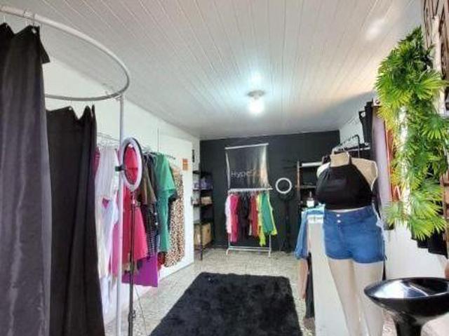 Casa em Porto Alegre, no bairro Restinga, com 5 dormitório s, e 5 banheiros, à venda
