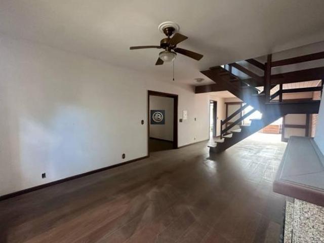 Casa em Porto Alegre, Santana, com 3 quartos, 242m²