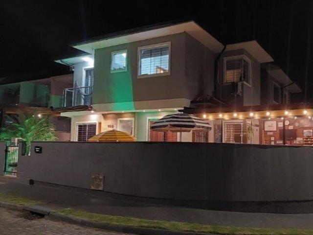 Casa em Potecas, São José/SC de 142m² 3 quartos à venda por R$ 698.900,00