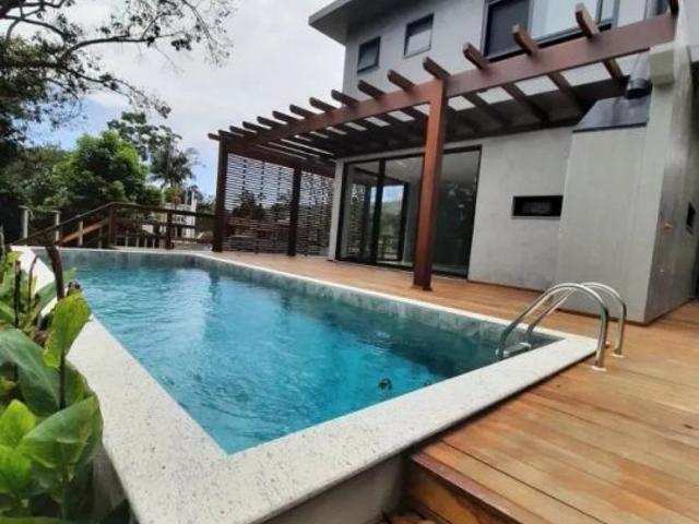 Casa em Praia das Taquaras, Balneário Camboriú/SC de 258m² 3 quartos à venda por R$ 4.121.000,00