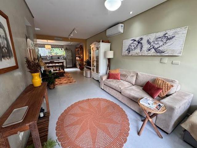 Casa em Praia de Maresias | São Sebastião/SP Apresentamos uma excelente na Praia de Maresias, ide