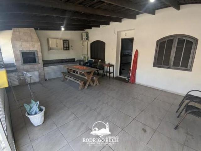 Casa em Praia de leste Pontal Paraná