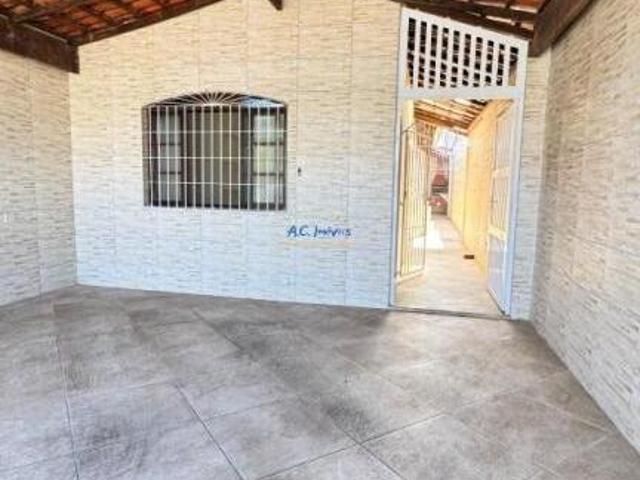 Casa Térrea no Maracanã Apenas 400mts da Praia e Financia!