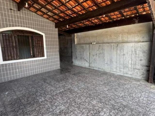 Casa em Praia Grande terrea, em otimo local, no bairro da Guilhermina, local excelente para moradia