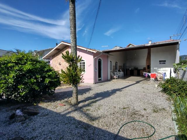 Casa em Praia João Rosa, Biguaçu/SC de 120m² 4 quartos à venda por R$ 849.900,00