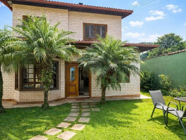 Casa em Quitandinha, Petrópolis/RJ de 180m² 4 quartos à venda por R$ 889.900,00
