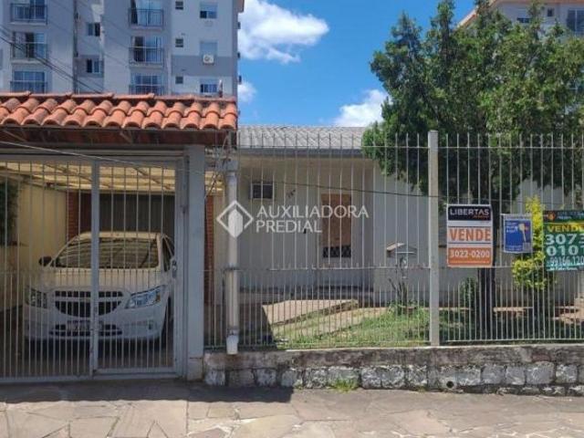 Casa em rua tranquila e arborizada!