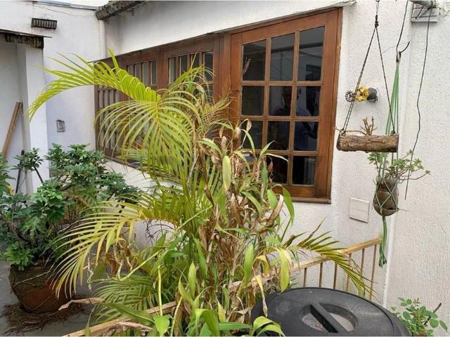 Casa em rua tranquila no Planalto Paulista
