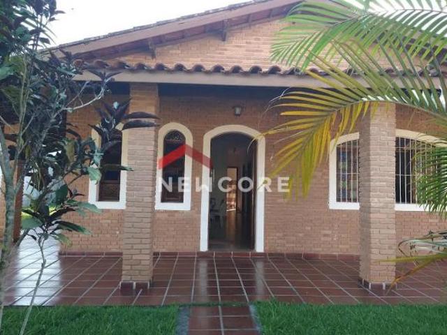 Casa em Rua Vinte de Abril Massaguaçu Caraguatatuba/SP