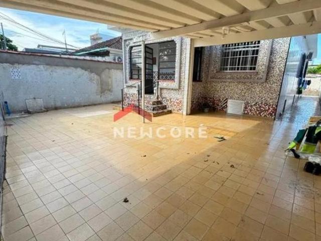 Casa em Rua Alberico Robillard de Marigny Vila Cascatinha São Vicente/SP