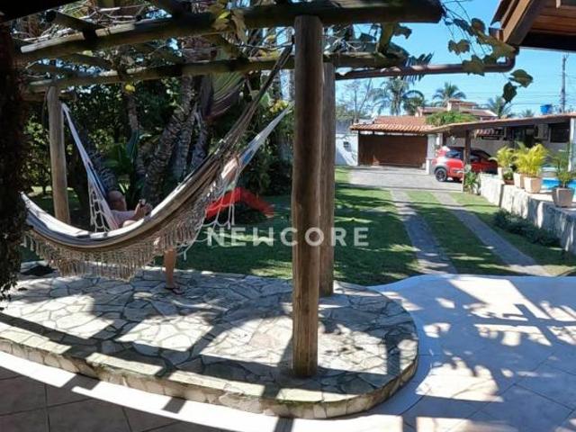 Casa em Rua Amélia Praia das Palmeiras Caraguatatuba/SP