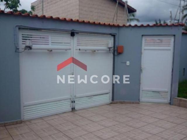 Casa em Rua Anhanguéra Balneário Tupy Itanhaém/SP