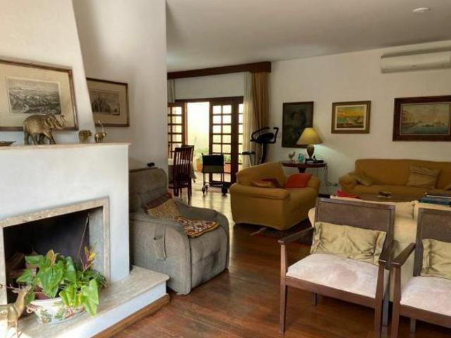 Casa em Rua Antônio de Gouveia Giudice Alto de Pinheiros São Paulo/SP
