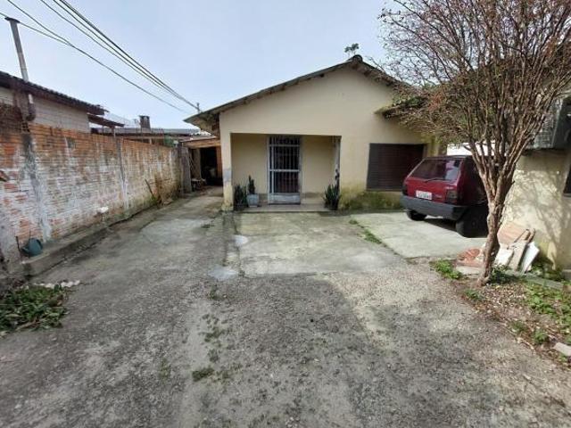 CASA EM RUA ASFALTADA 3 DORMITÓRIOS 300m²